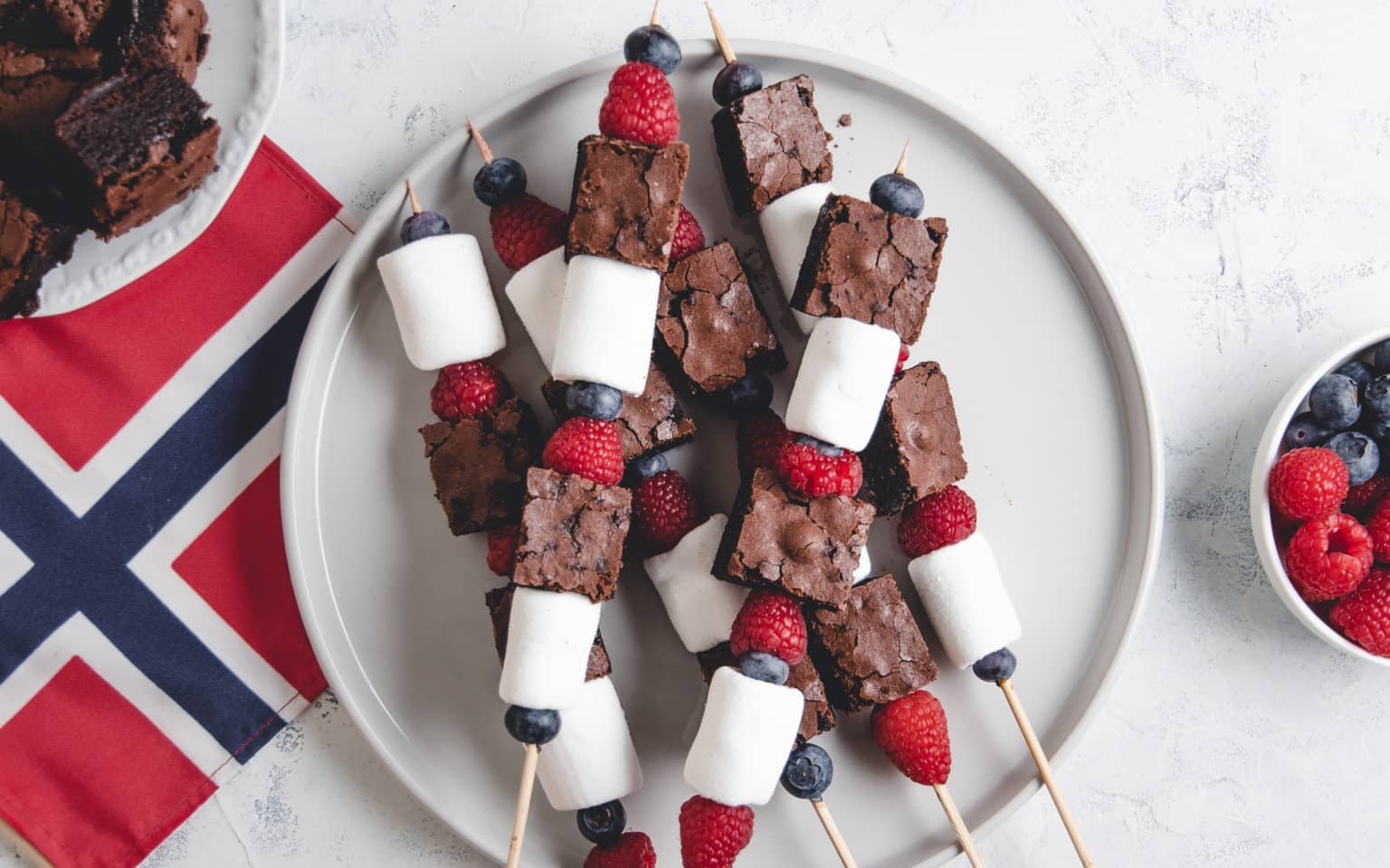 17. mai-brownies - Saftig 17. mai kake - TORO Baketips